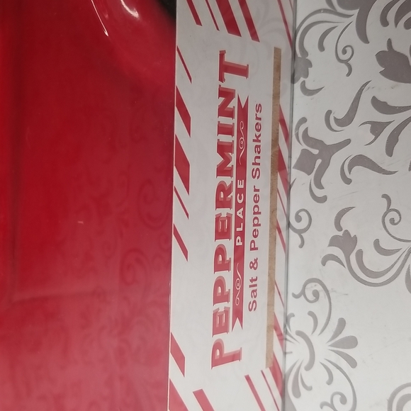Peppermint | Kitchen | New Peppermint Place Salt Pepper Shakers | Poshmark